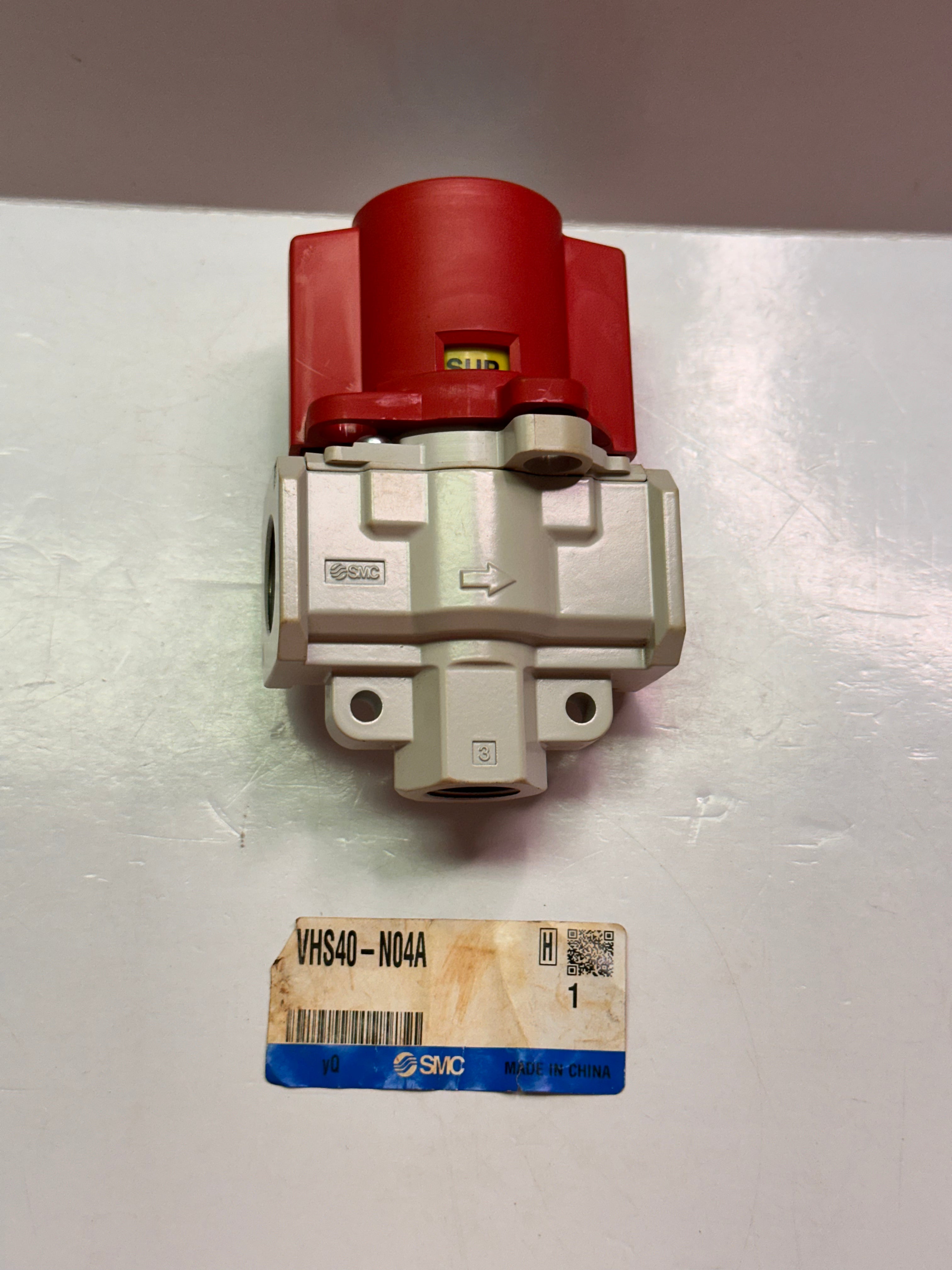 SMC VHS40-N04A 3 Port Pressure Relief Valve with Locking Holes, Manual | Mining & Industrial Surplus