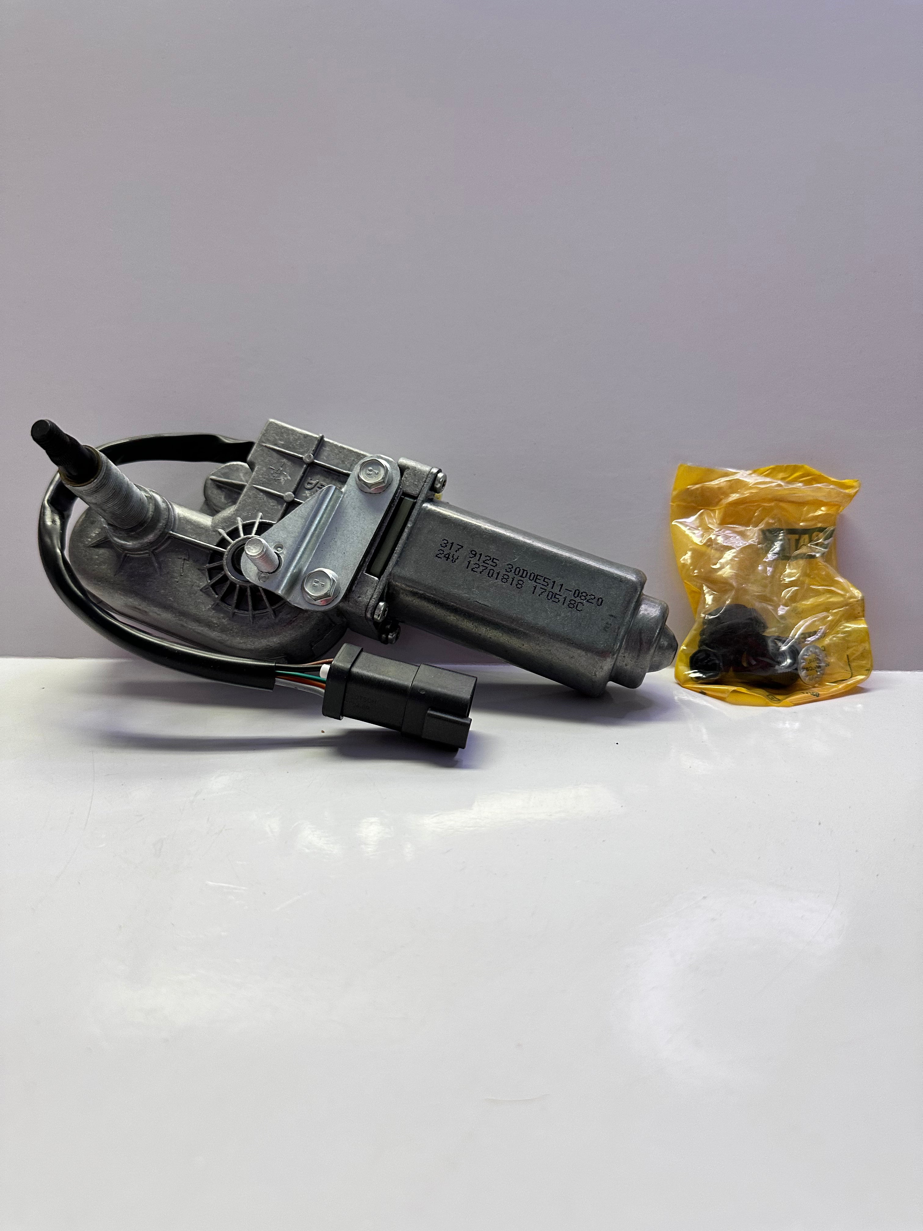 Caterpillar CAT 511-0820 24V Window Wiper Motor | Mining & Industrial ...