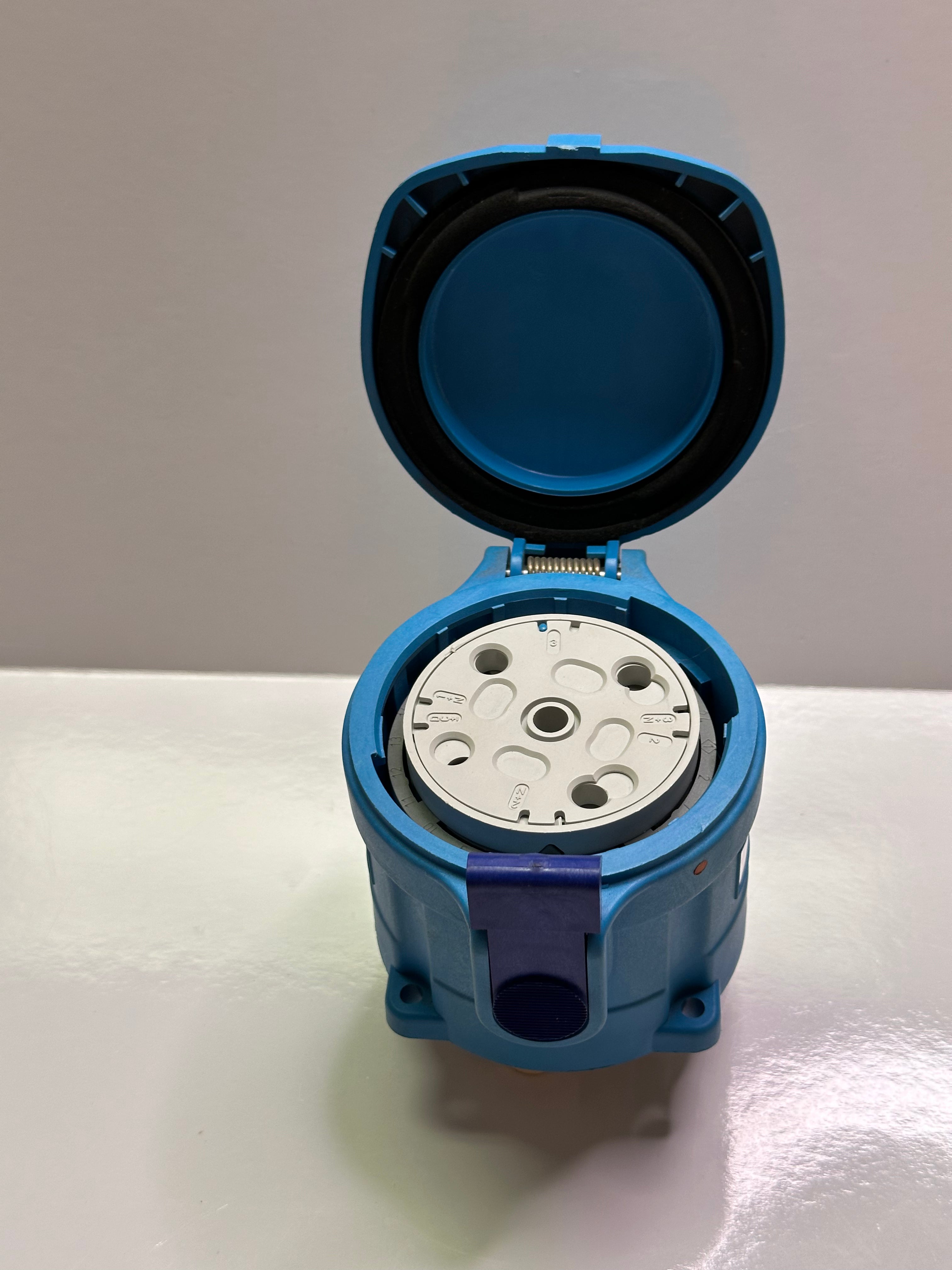 Marechal 3164013 DS6 Decontactor Socket Outlet, 90A 3P+E 440V | Mining ...