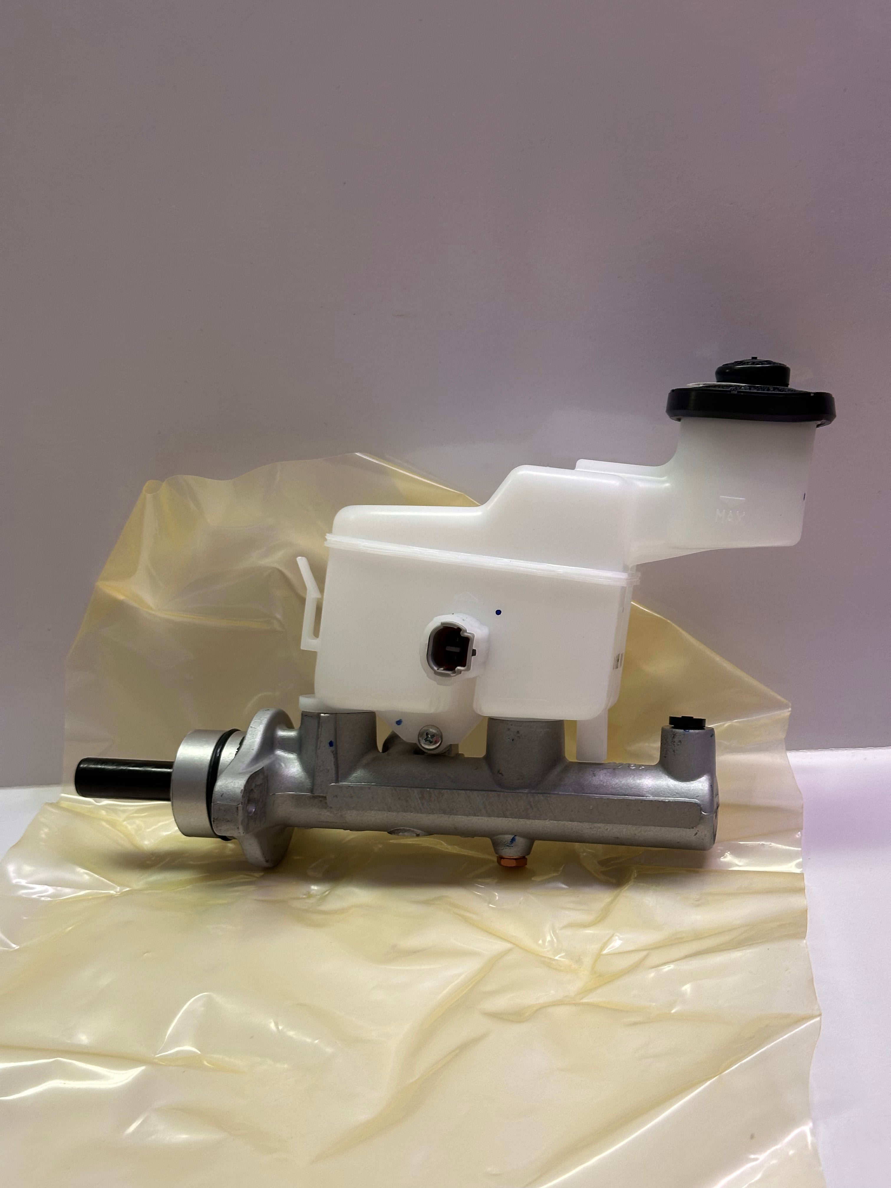 Toyota 47201-0K020 Brake Master Cylinder for Hilux 2005-2015 | Mining ...