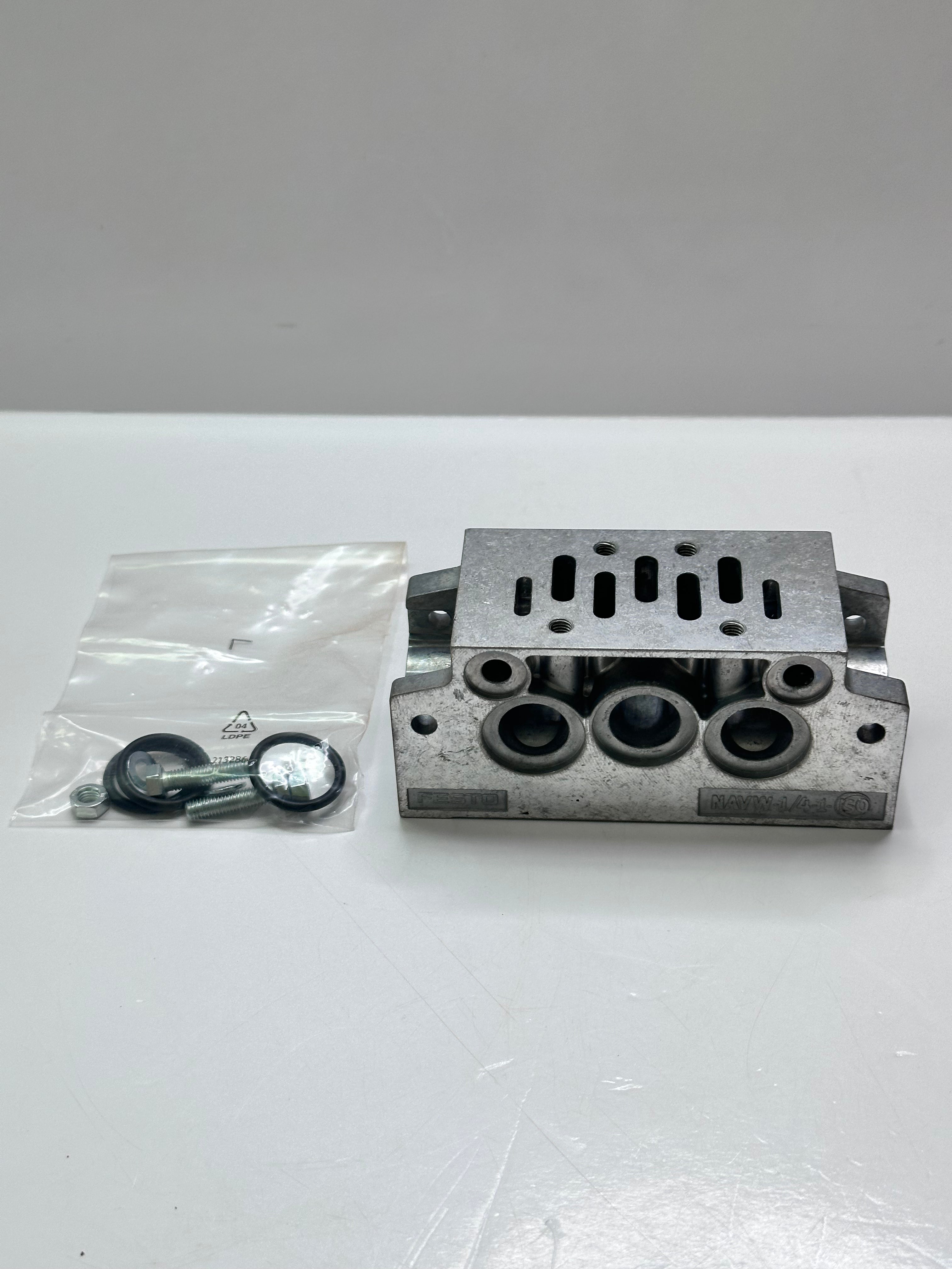 Festo NAVW-1/4-1-ISO Manifold Sub-Base with Angled Connections 152789 ...