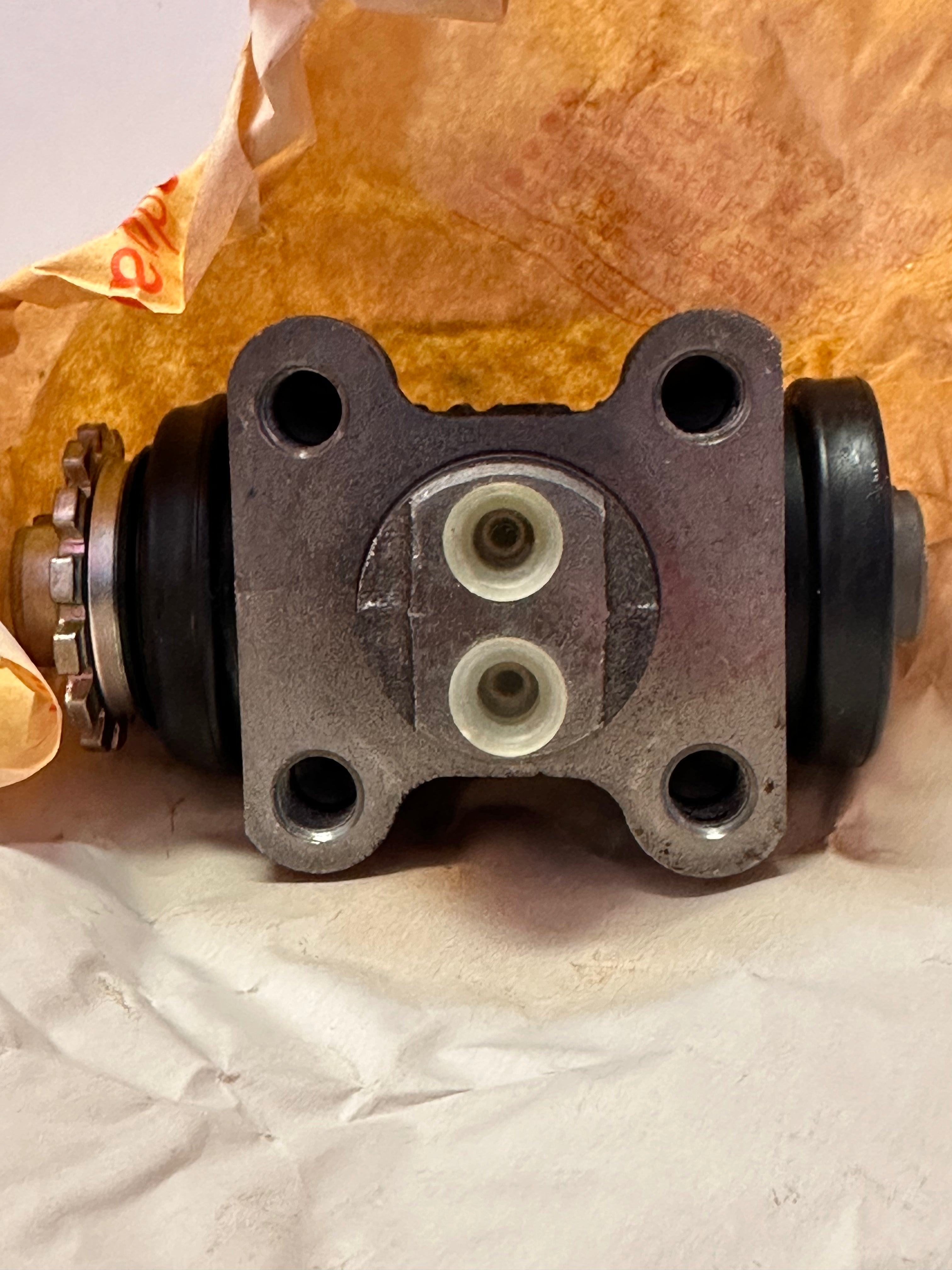 Mitsubishi MB060583 Genuine Cylinder Assy, RR Brake | Mining ...