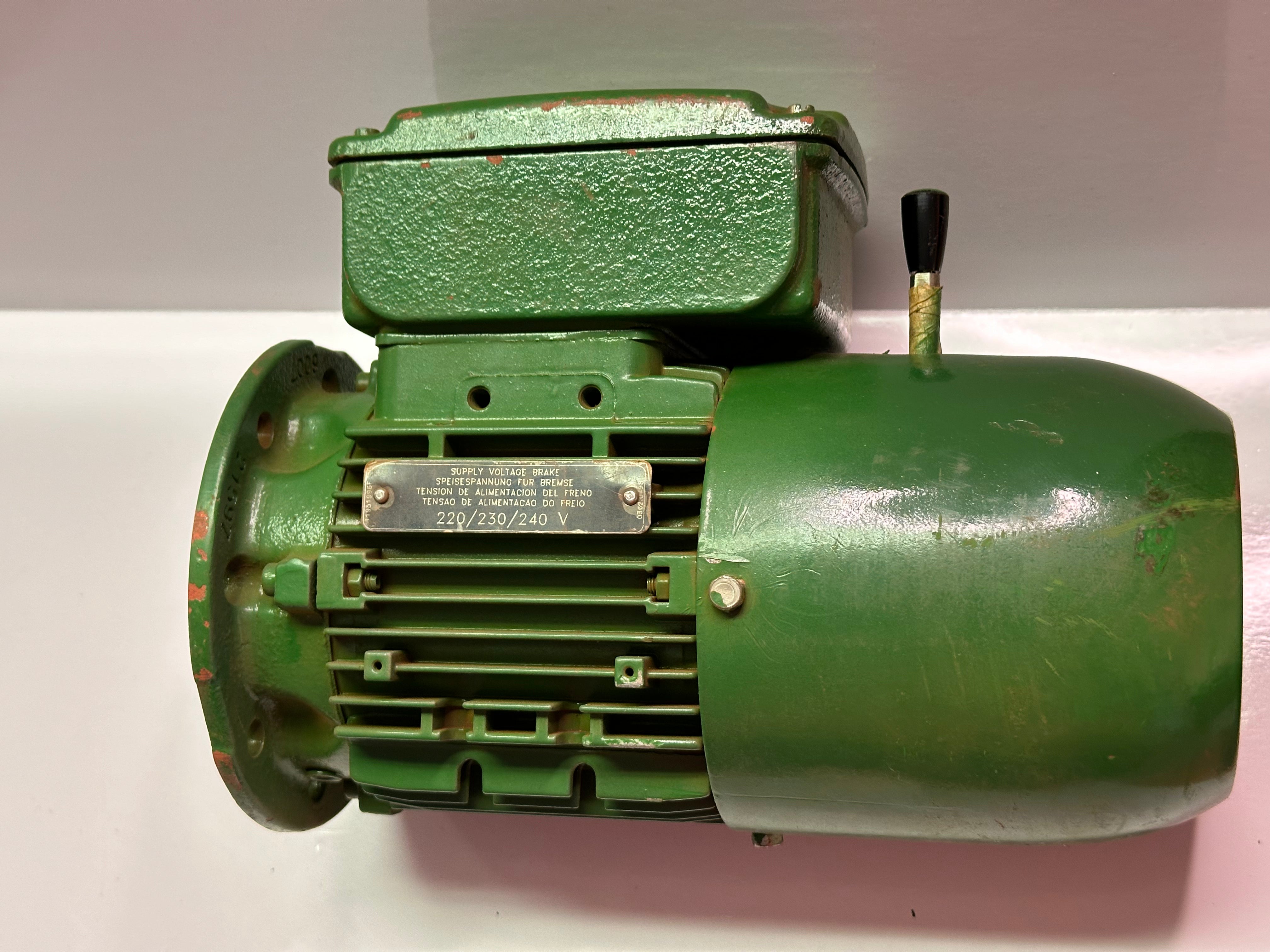 WEG 0.18kw 4 pole 63-220-240/380-415//440-460 V50Hz Electric Motor - M ...