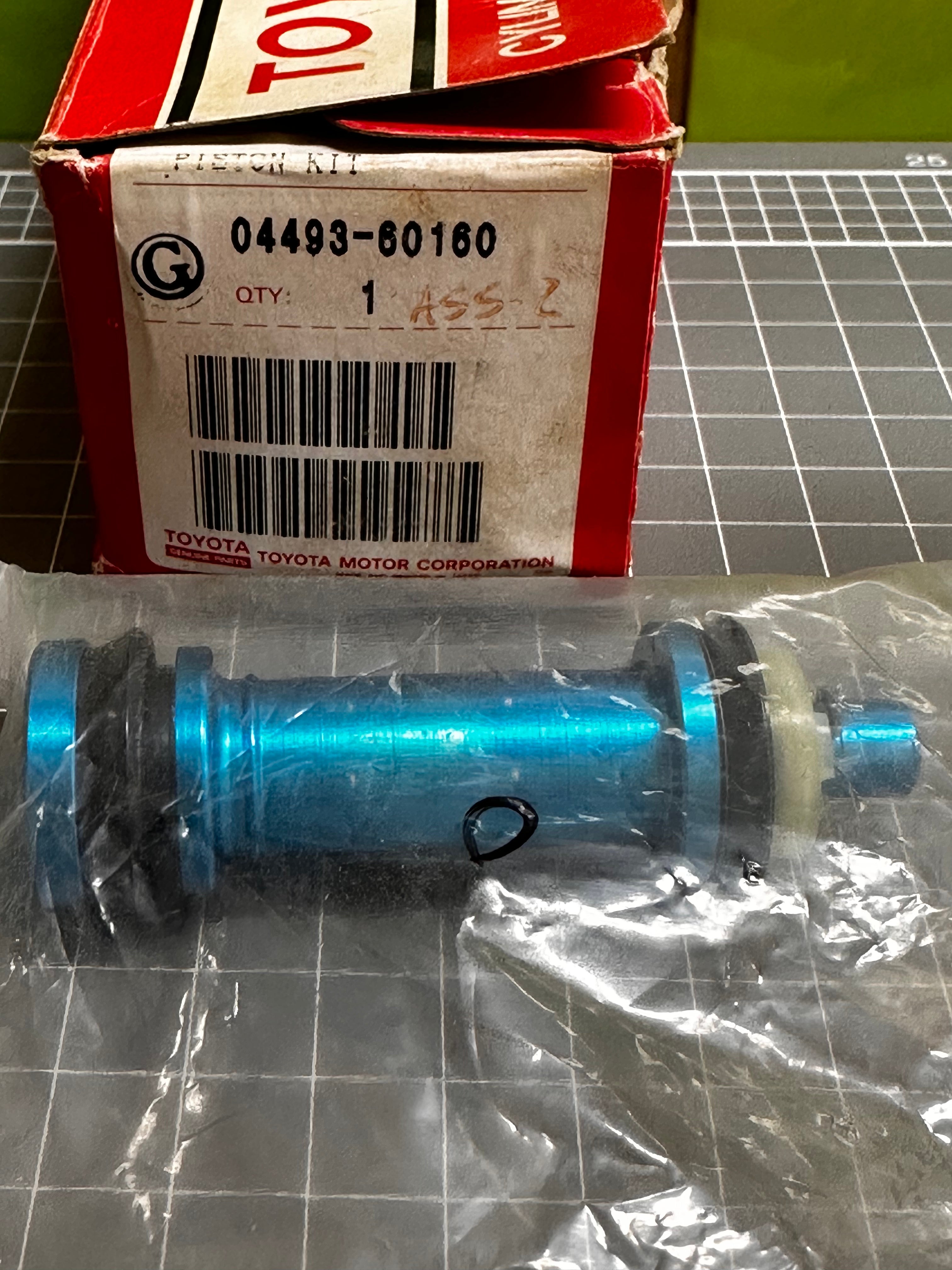Toyota 04493-60160 Piston Kit, Brake | Mining & Industrial Surplus