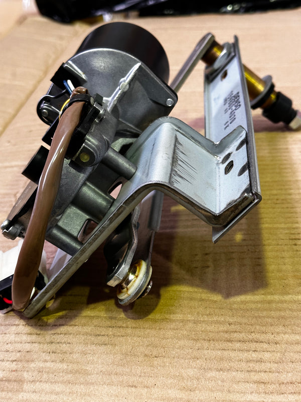 KOMATSU 421-56-21520 Wiper Motor | Mining & Industrial Surplus