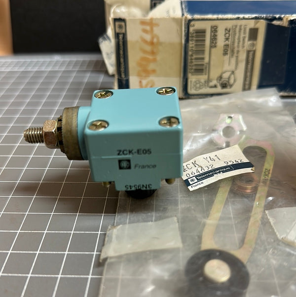 Telemecanique/Schnieder Electric Limit Switch ZCK J11H29 | Mining ...